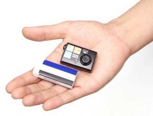 Mini Memories: Tiny Digital Camera Smaller than a Matchbox | Gadgets ...